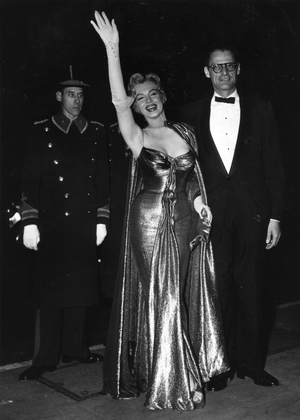 » Blog Archive » The Queen meets Marilyn Monroe 1956